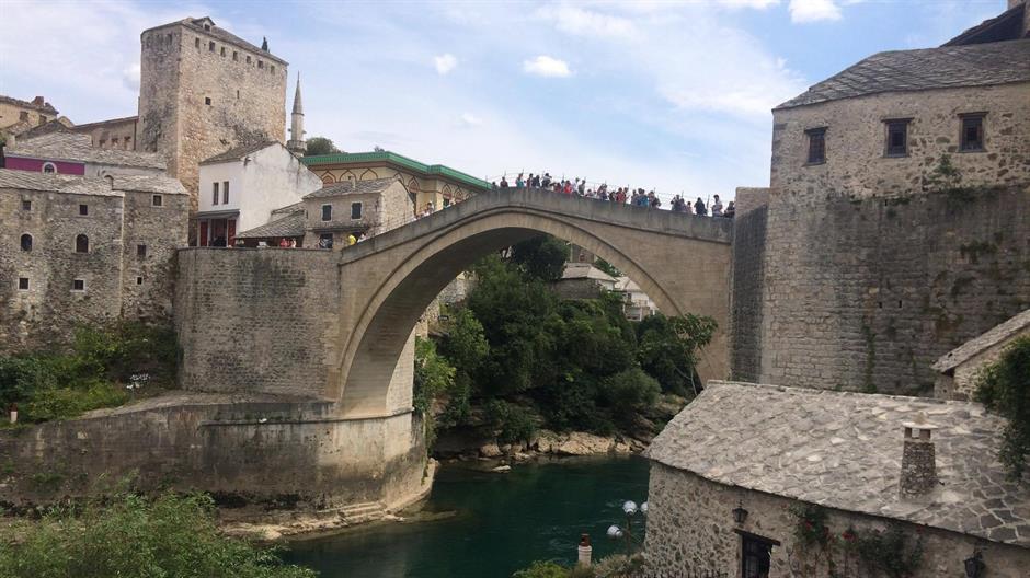 Bosnia: Mostar residents mark the anniversary of the Old Bridge ...