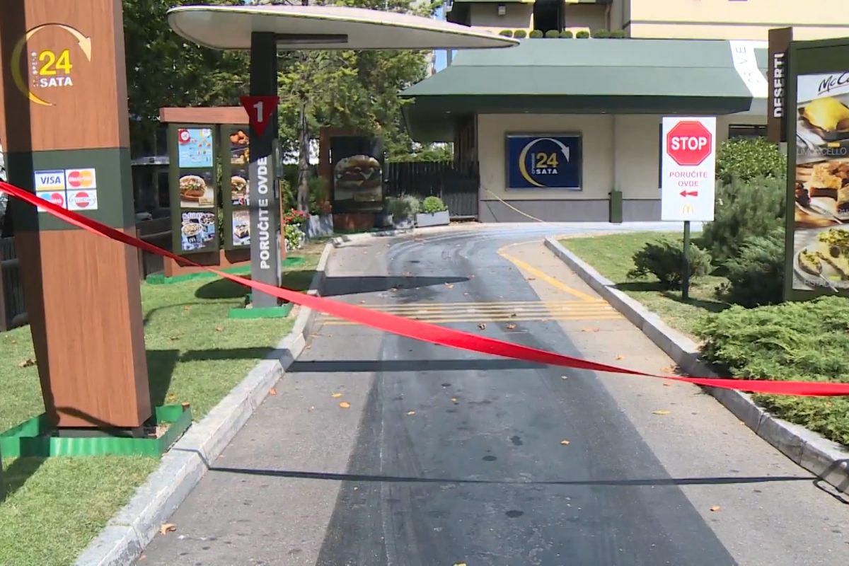 Molotovljevi kokteli na McDonald's u Beogradu - N1