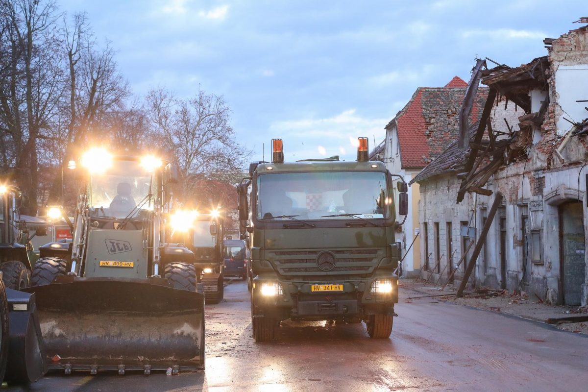 MUP moli građane da ne idu u Petrinju i Sisak - N1