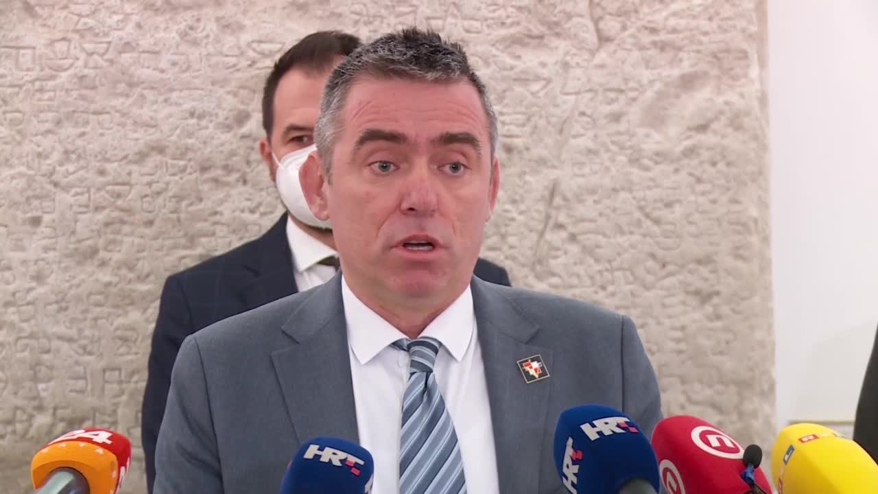 Mlinarić Milanoviću: S Blagom Zadrom sam branio Vukovar, što si ti ...