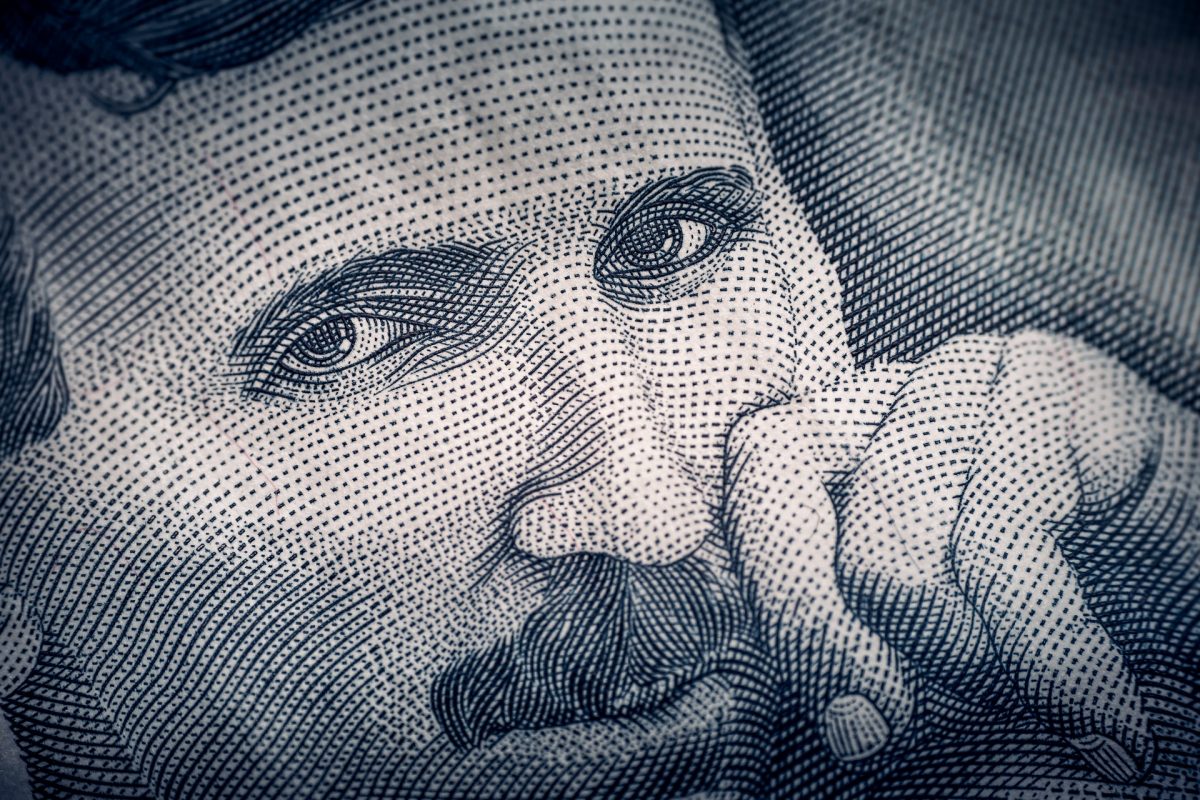 Nikola Tesla i pametni telefon
