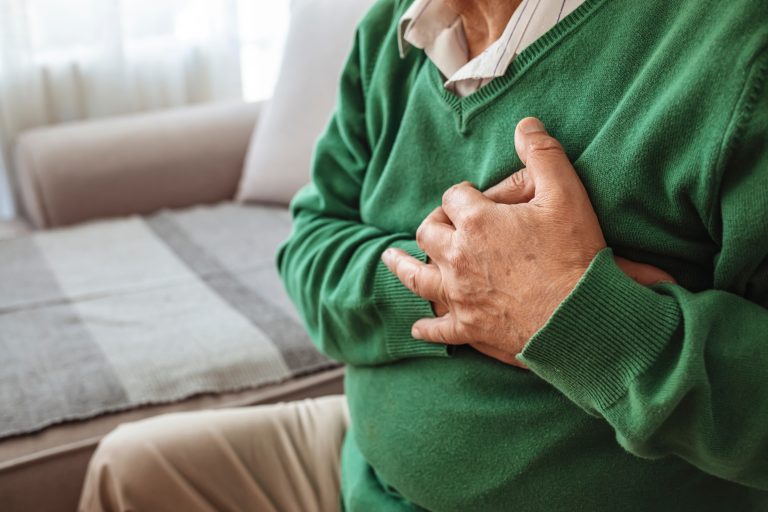 Ovo su tri rana simptoma raka grla: Jedan se često javlja kad govorite - N1