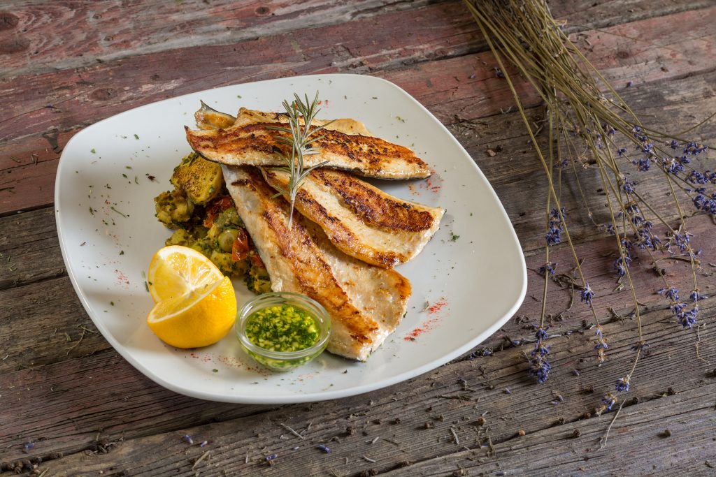 Recept: Pastrva s koricom od parmezana - N1