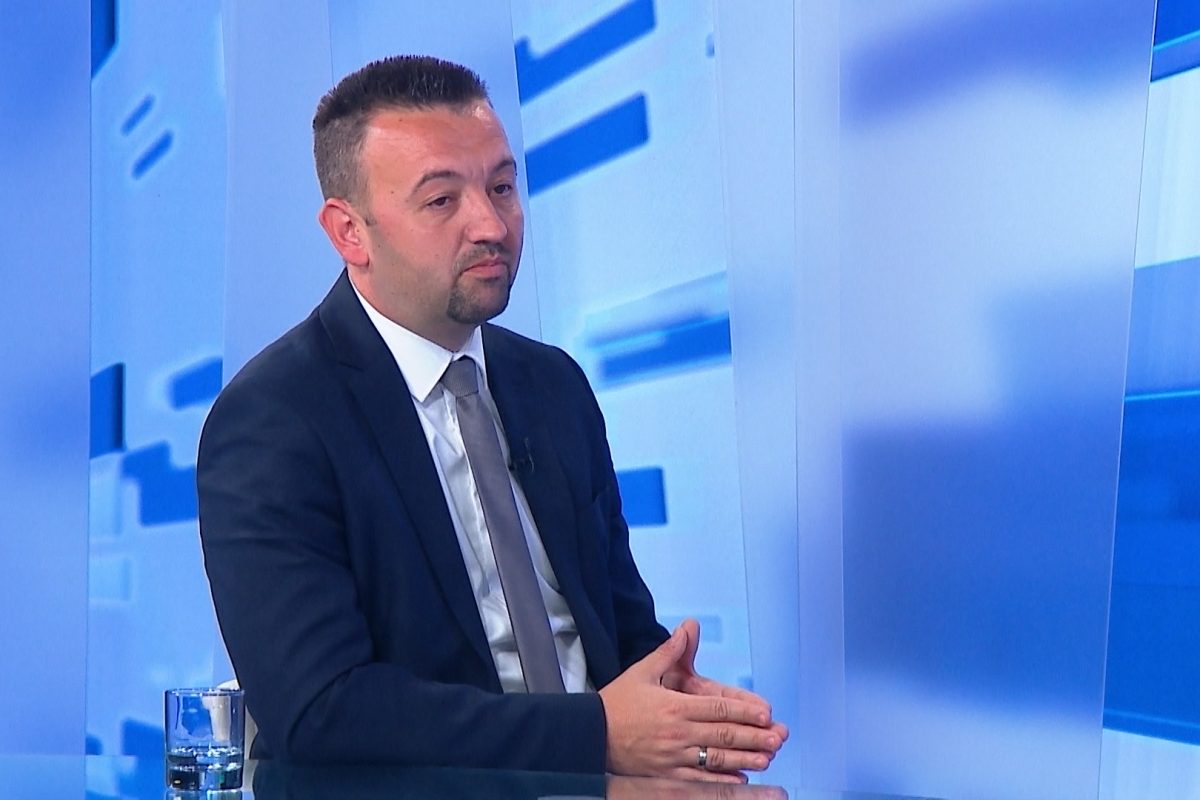 Pavliček: Moj ministre, ako hoćeš pomoći - pušku na rame i idi brani ...