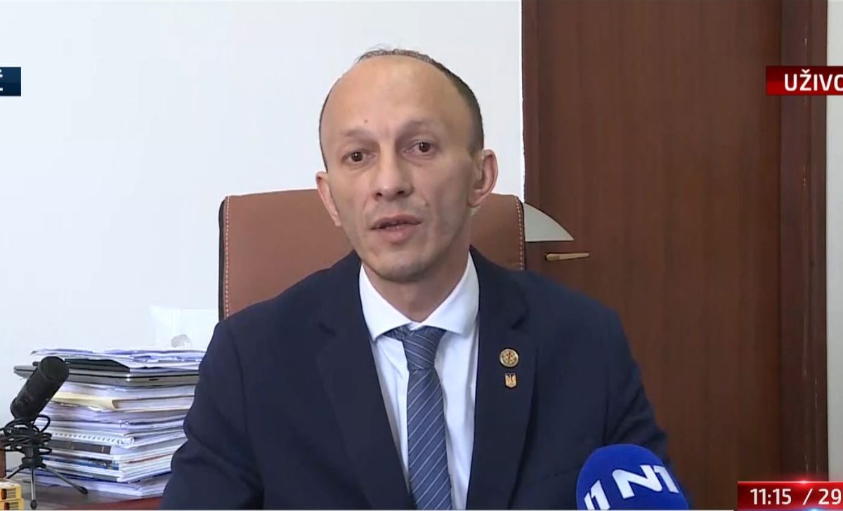 Petry odgovorio Milinoviću: Hitno mora posjetiti neku zdravstvenu ...
