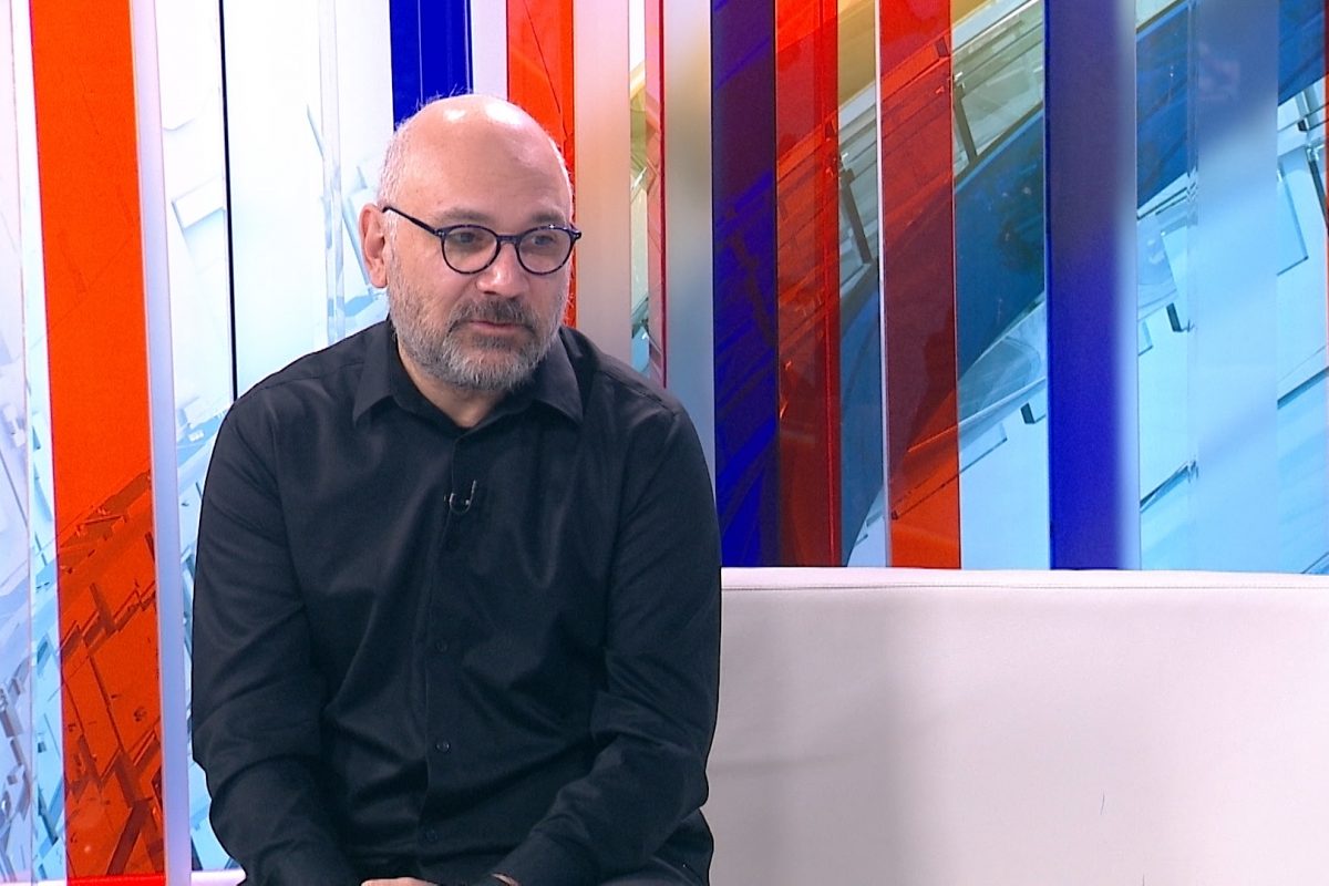 "Ako Uprava ne provjerava ugovore, možemo ih zamijeniti skriptom na ...