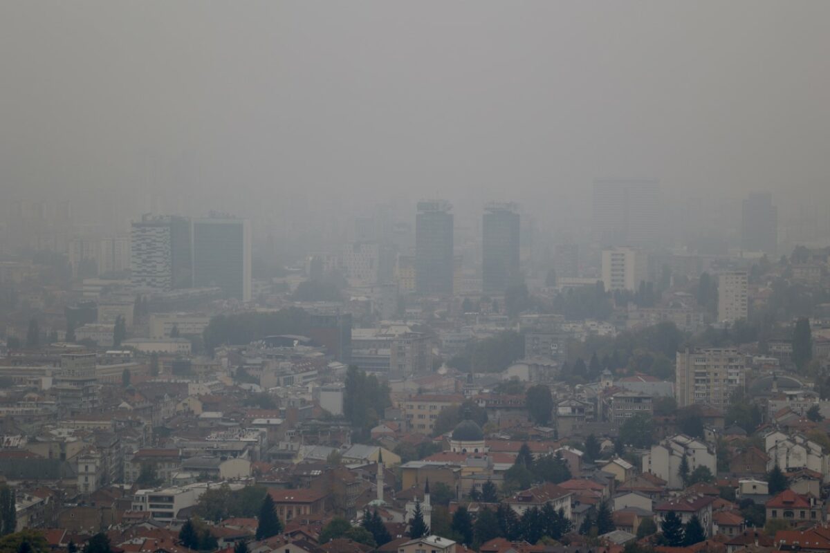 Sarajevo authorities urge locals to stay inside as air pollution peaks ...
