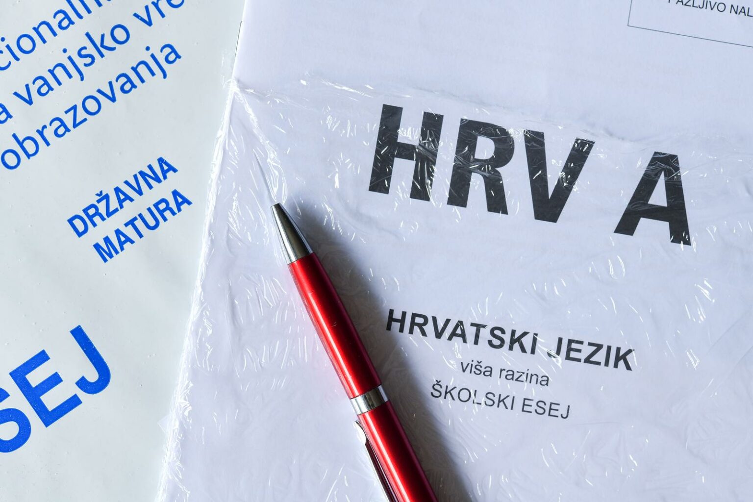 ChatGPT: Što je, kako se koristi i može li ovaj AI program - biti ...