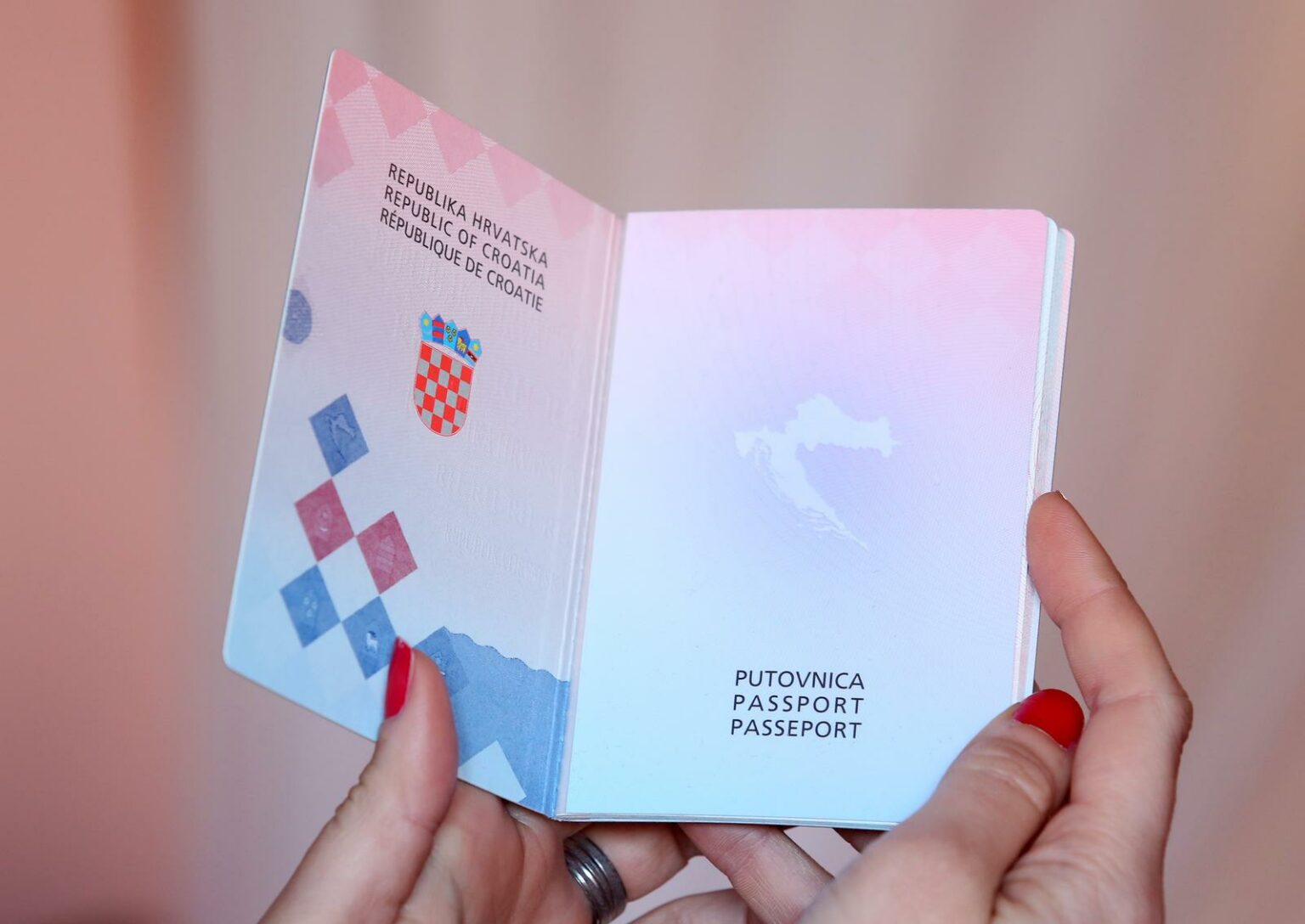 Izrada nove putovnice: Provjerite što vam sve treba, koji su rokovi i ...