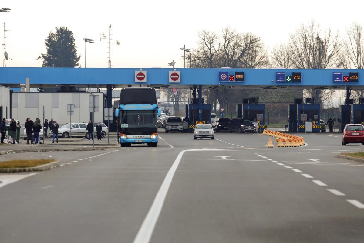Šok na granici: Popravio auto u BiH, carinik mu naplatio kaznu gotovo ...