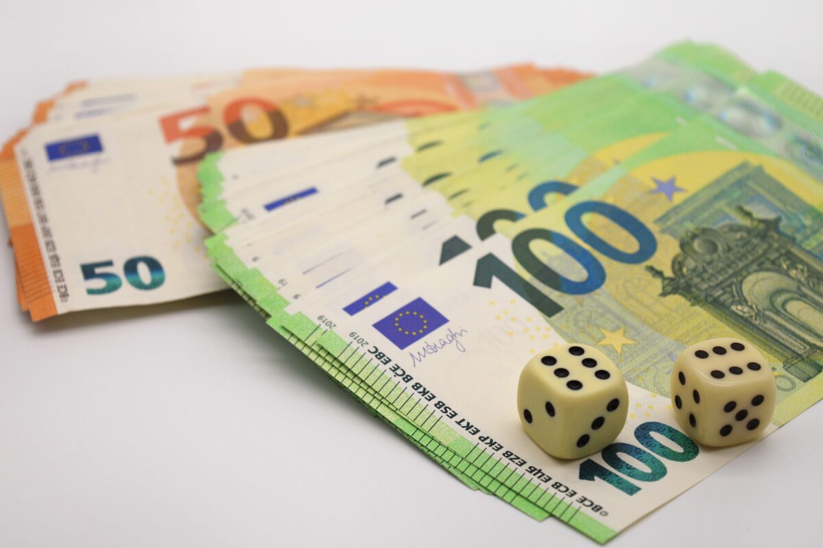 Kockao s krivotvorenim novčanicama i tako podvalio tisuće eura - N1
