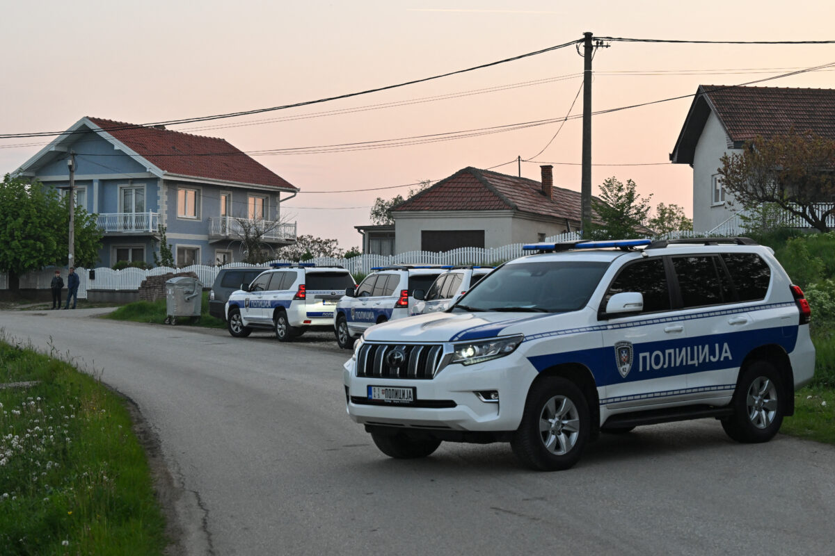 Pucnjava u Srbiji: Ranjena dva policajca, napadač se bori za život - N1