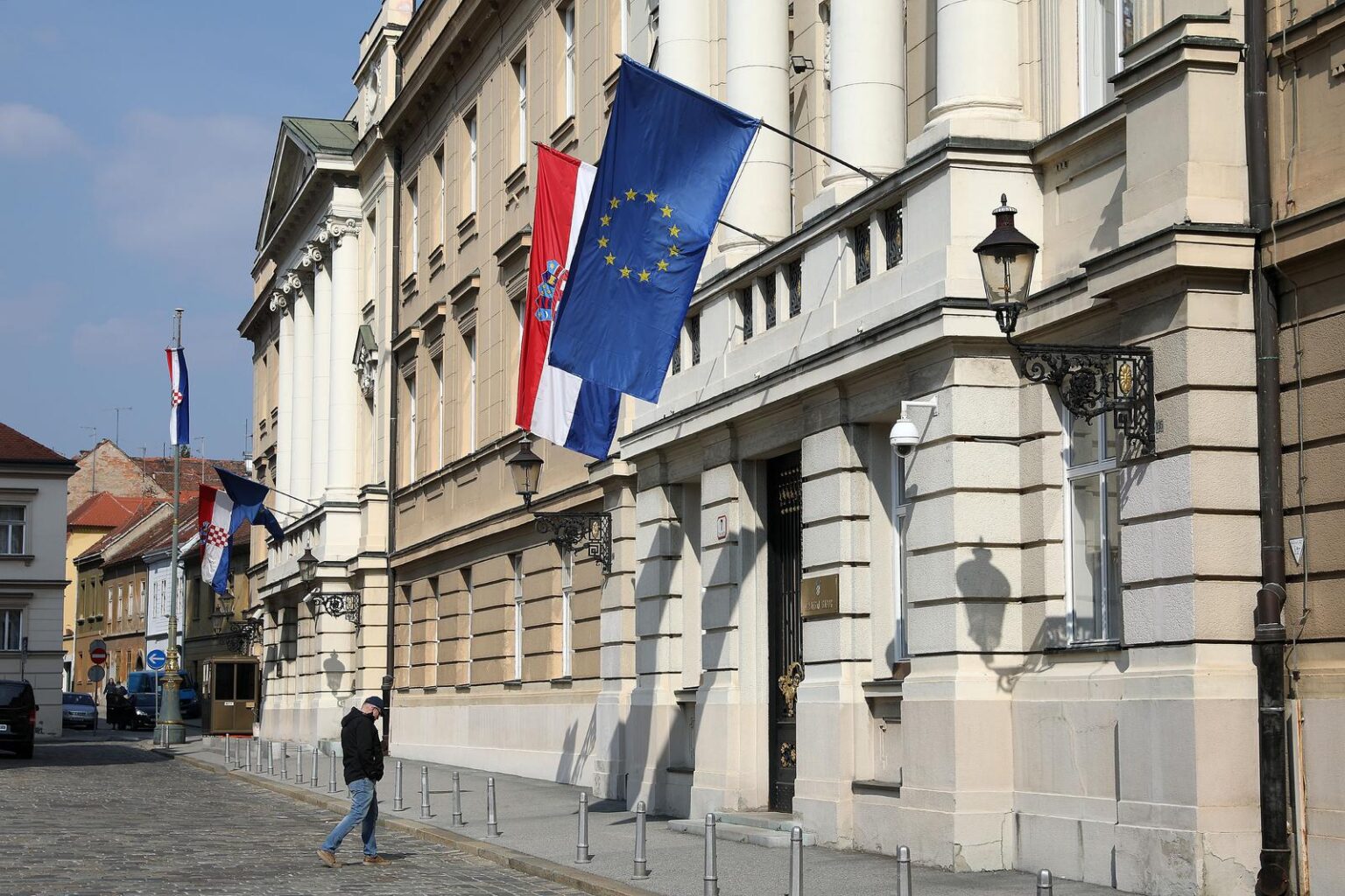 Prvih 10 godina u EU: Strateški projekti, napredak i odljev stanovnika - N1