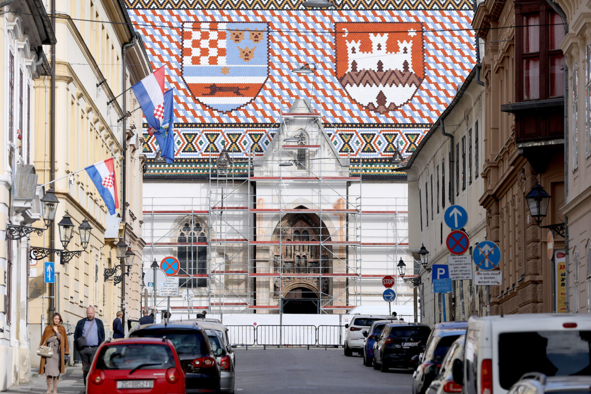 Zagrepčani i turisti ogorčeni scenama na Markovu trgu: "Koga se oni boje? Nas?" - N1