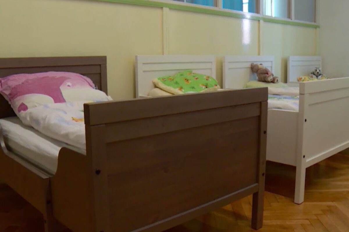 Stotine djece i noćas će spavati u domu s ugrožavajućim uvjetima ili u ...