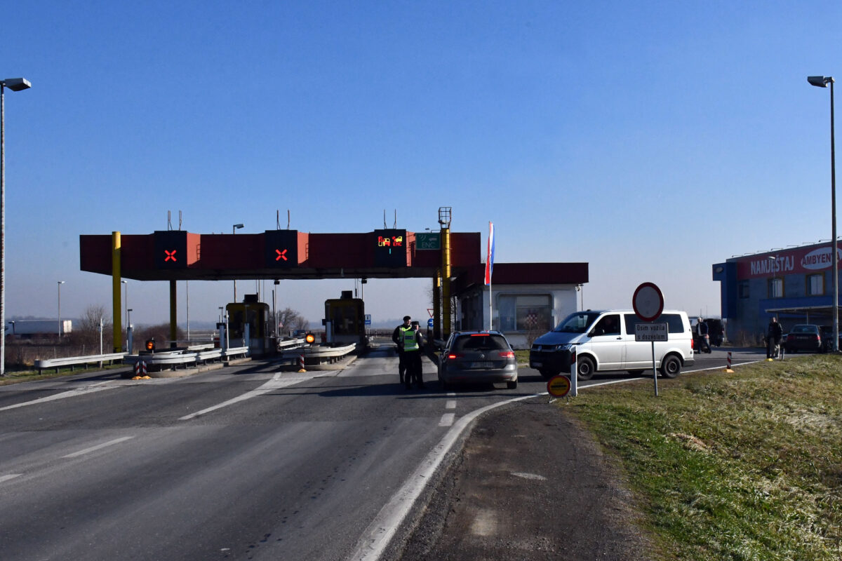 Novi sustav naplate: Mobilni timovi s čitačima uređaja na autocestama ...