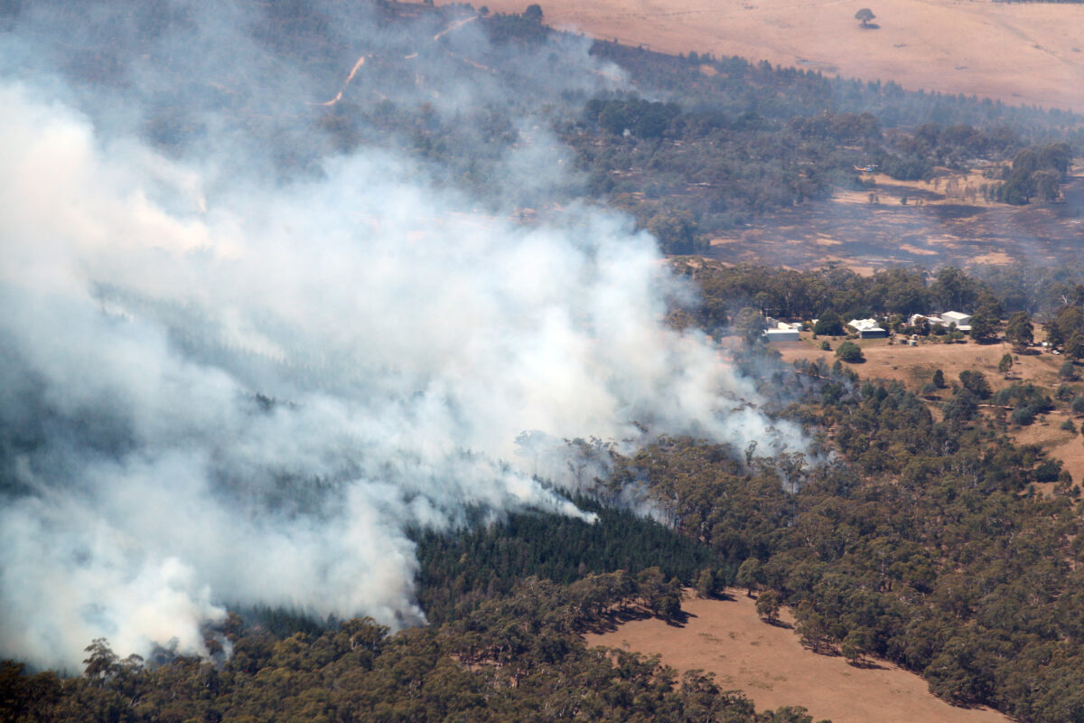 Gore kuće u australskim požarima, a toplinski val tek slijedi - N1
