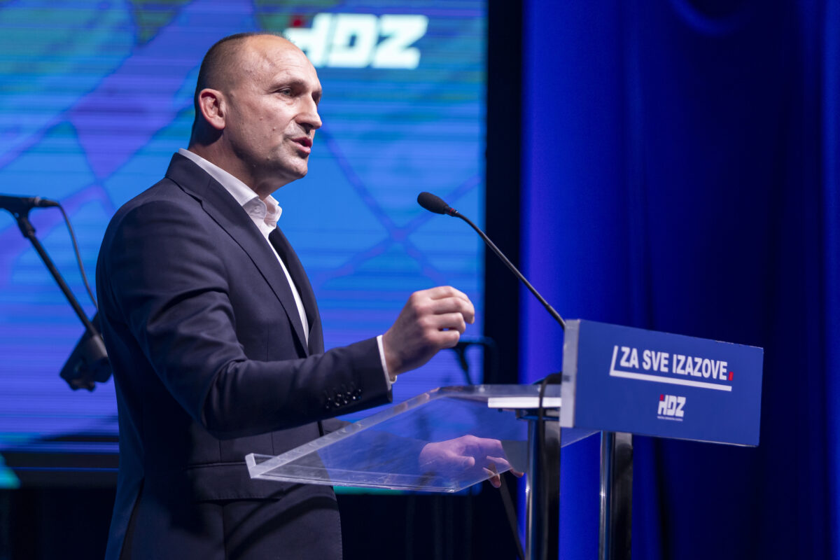 Je li normalno da netko zove ministra zbog zapošljavanja? Anušić ...