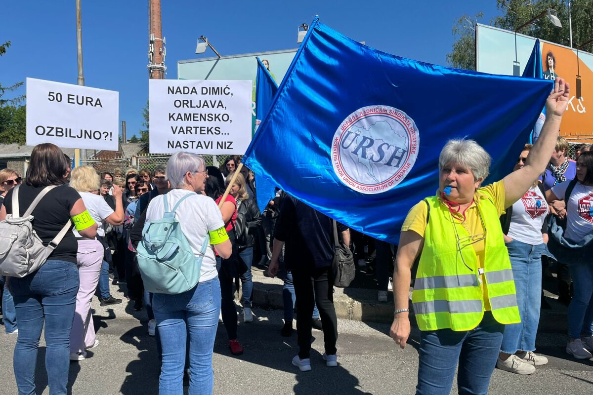 Workers from the Varteks textile factory protest in Varazdin - N1