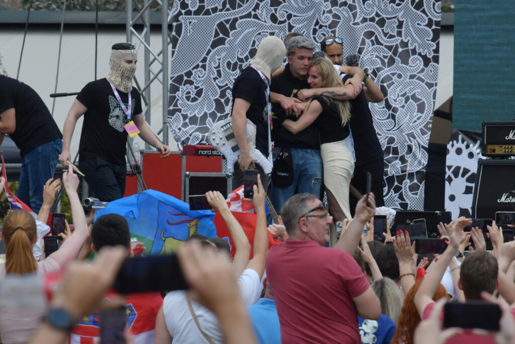 Baby Lasagna arrives in Zagreb's main square to greet enthusiastic fans ...