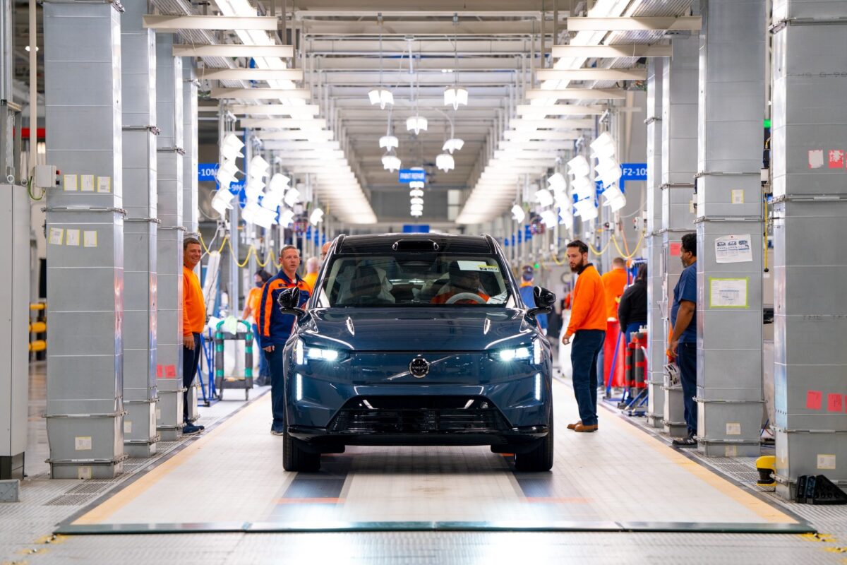 Volvo prvi uvodi putovnice za automobile koje će uskoro biti obvezne u ...