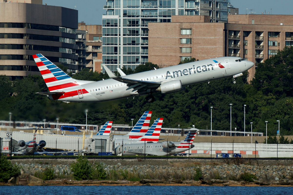 Avionu eksplodirala guma pri polijetanju