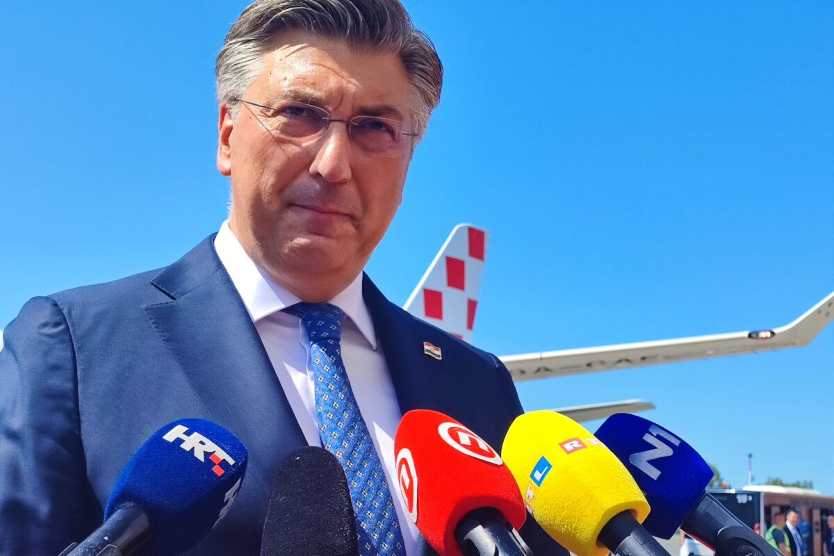 Plenkovic attends the arrival of the new jet, talks about the HDZ ...