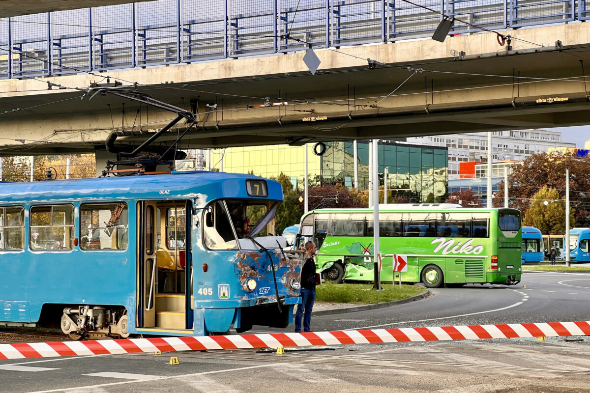 Prometna nesreća u zagrebu, sudarili se tramvaj i autobus