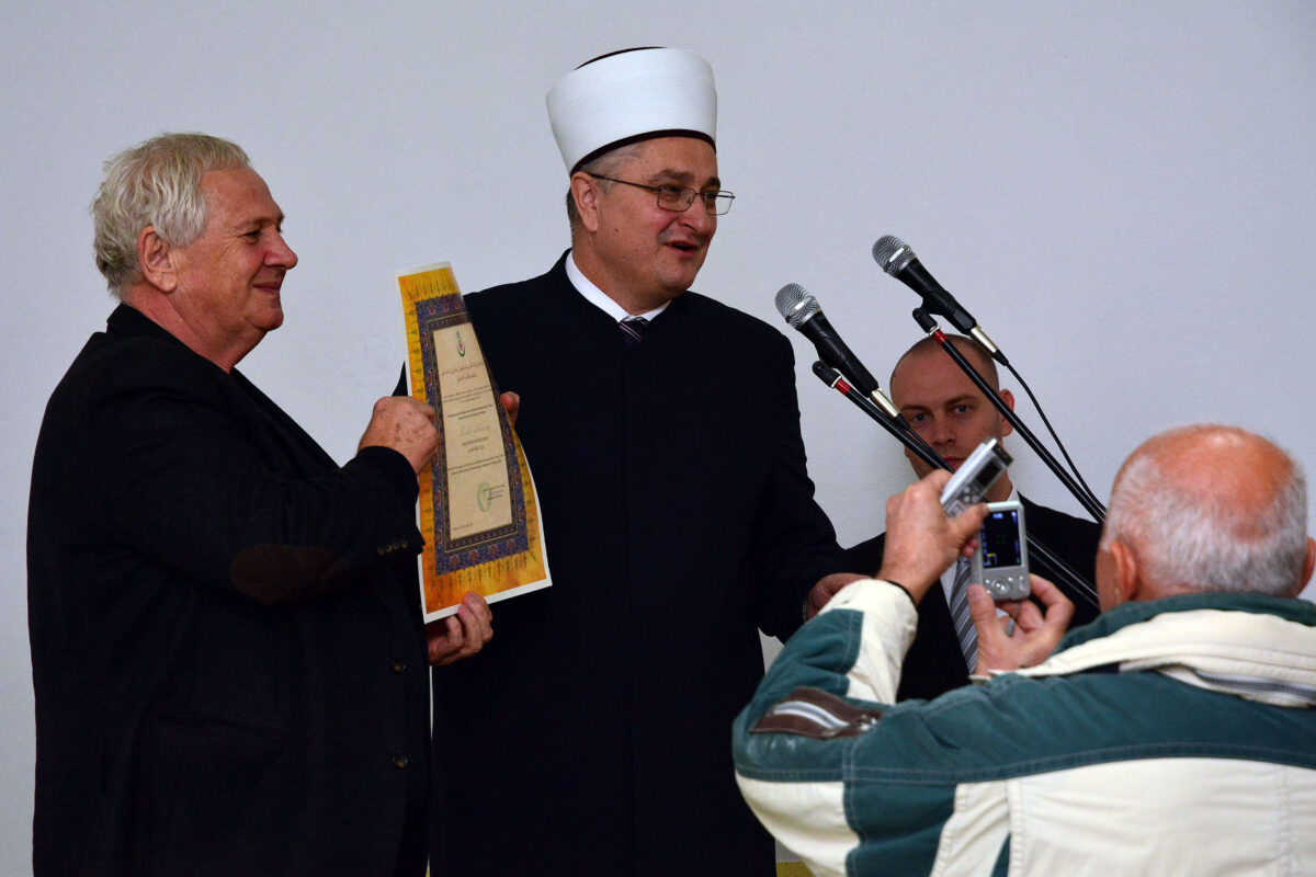Mufti Sevko efendi Omerbasic, former head of the Islamic community in ...